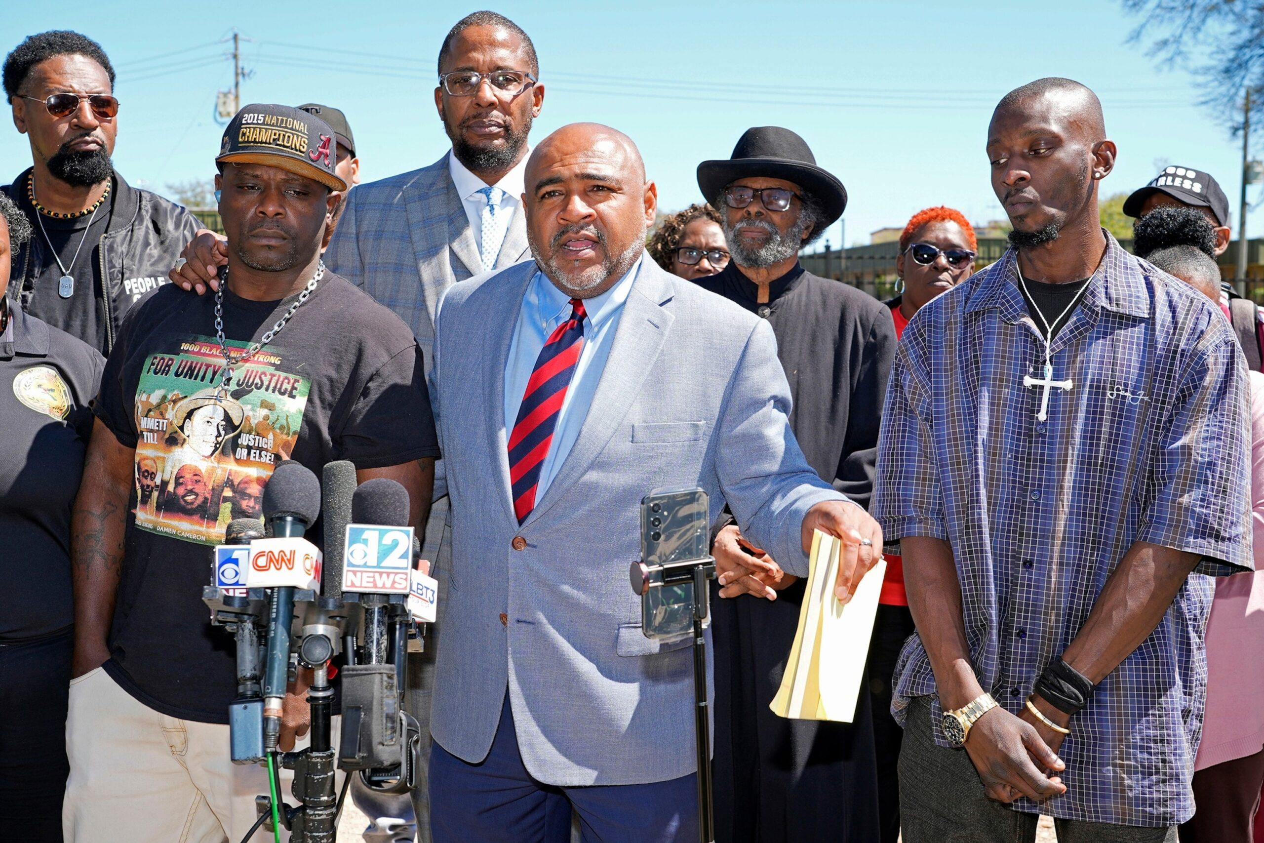 Fourteen Mississippi Officers Deny Involvement in Drug Trafficking ...